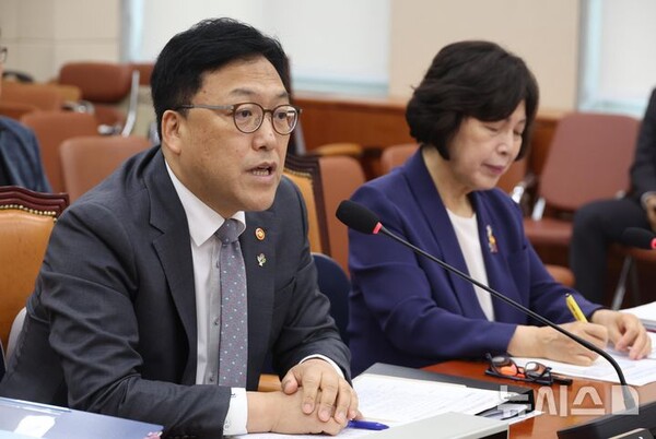 김병환 "생초 주담대 LTV 80→70%, 정상화로 봐달라"