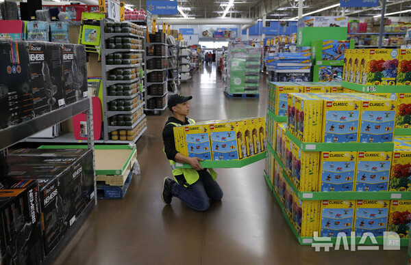 6월 미국 ISM 비제조업 PMI 50.8·0.9P↑…"정책 불확실에 고용은 감소"